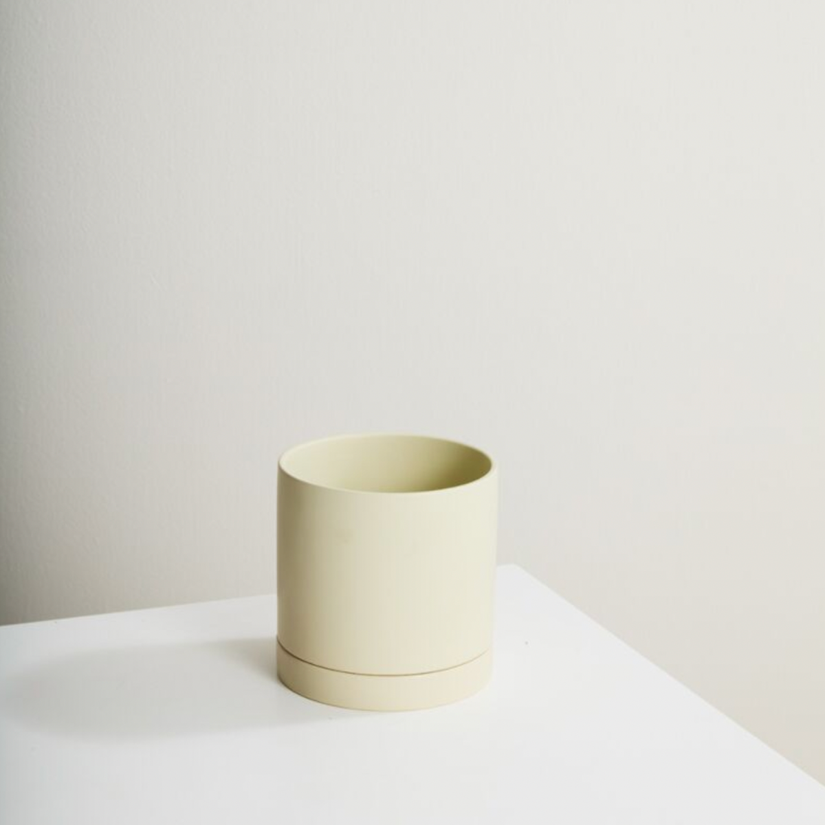 Romey Pot 7in Tan – Cornell Farm