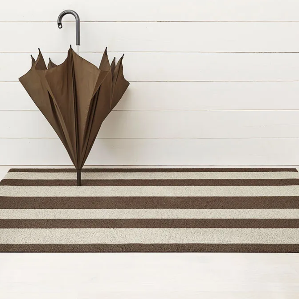 PEBBLE Utility 24x36/2x3 Bold Stripe Shag – Cornell Farm